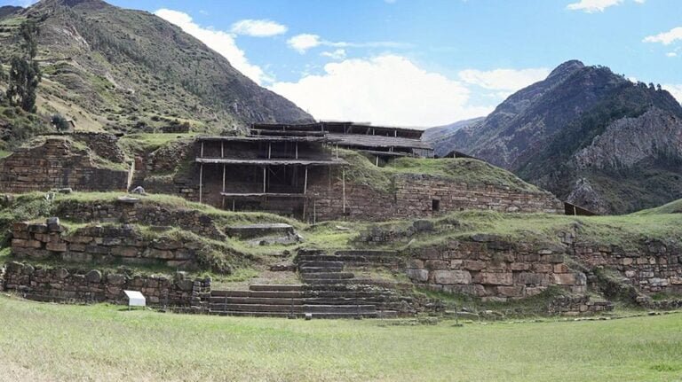 Archaeologists unearth 3,000-year-old sealed Corridor in Peru temple ...