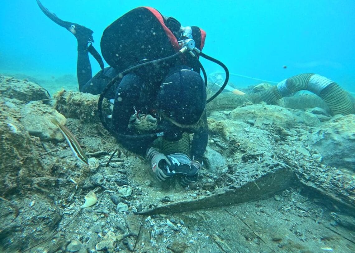 Underwater archaeologists recover HMS Erebus sailors’ belongings ...