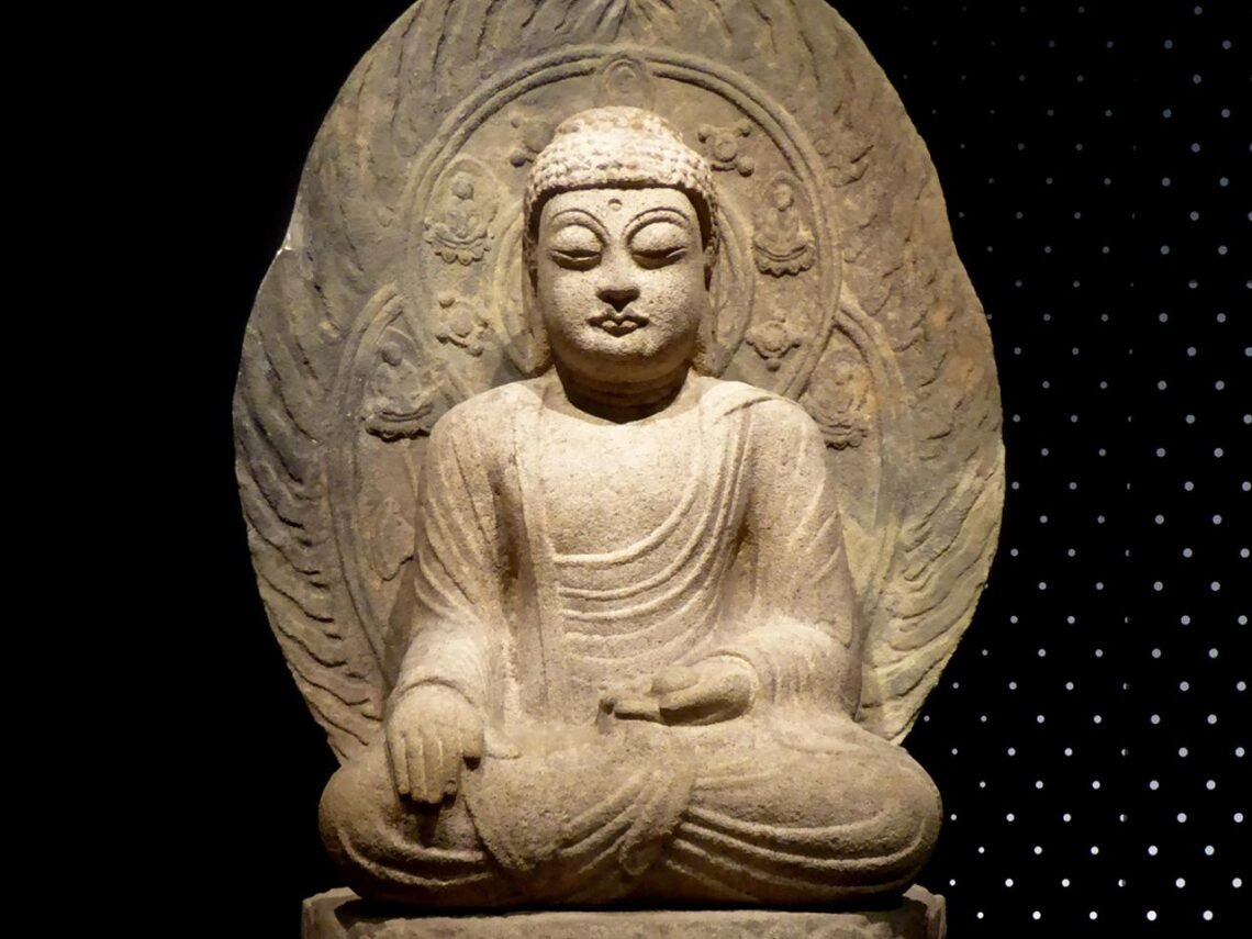 1,000-year-old Buddha statue with stunning details discovered in North ...