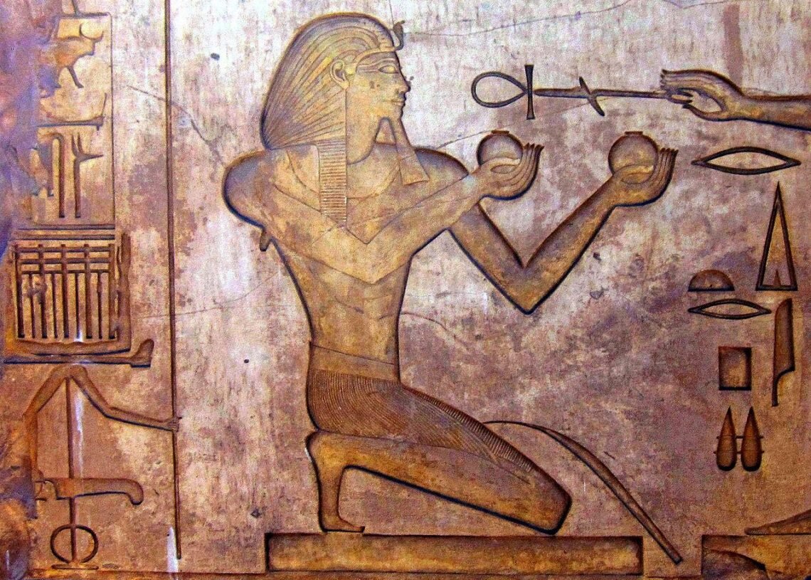 Rock carvings of ancient Egyptian pharaohs discovered underwater near ...