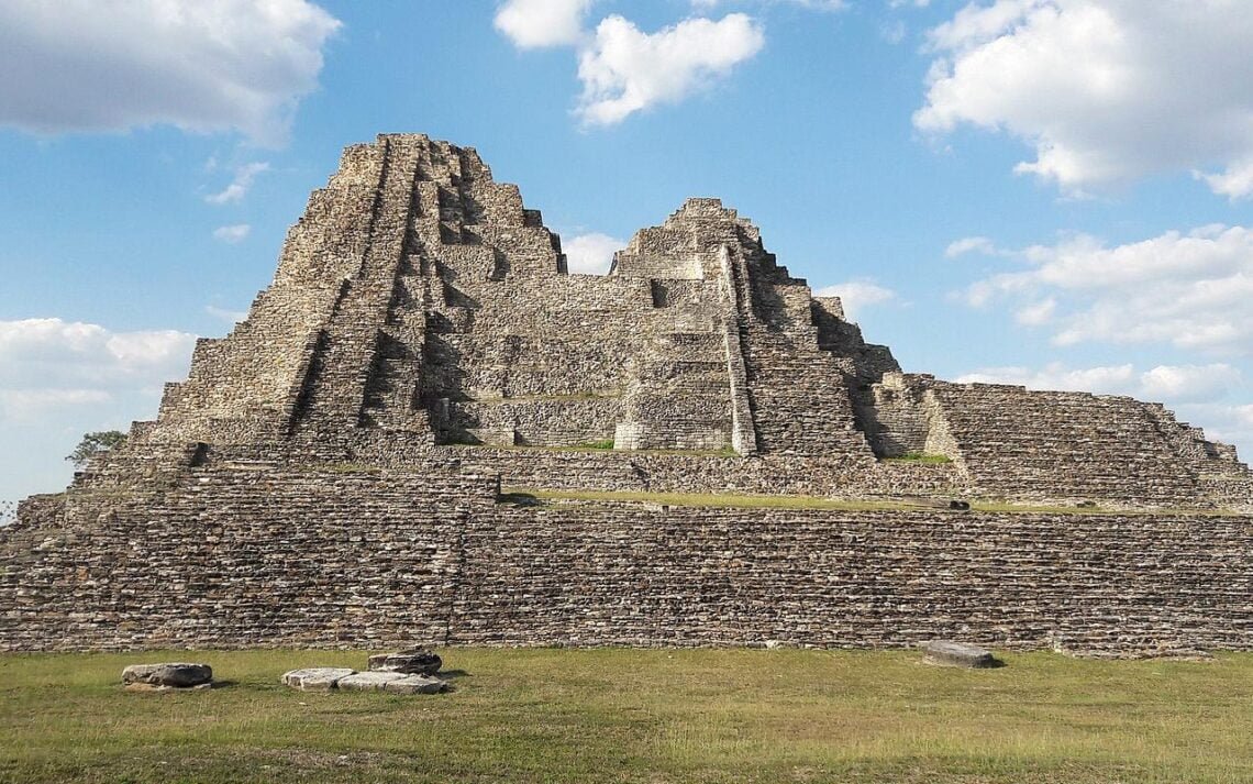 Evidence of ritual beheadings and skull deformation found at Maya ...