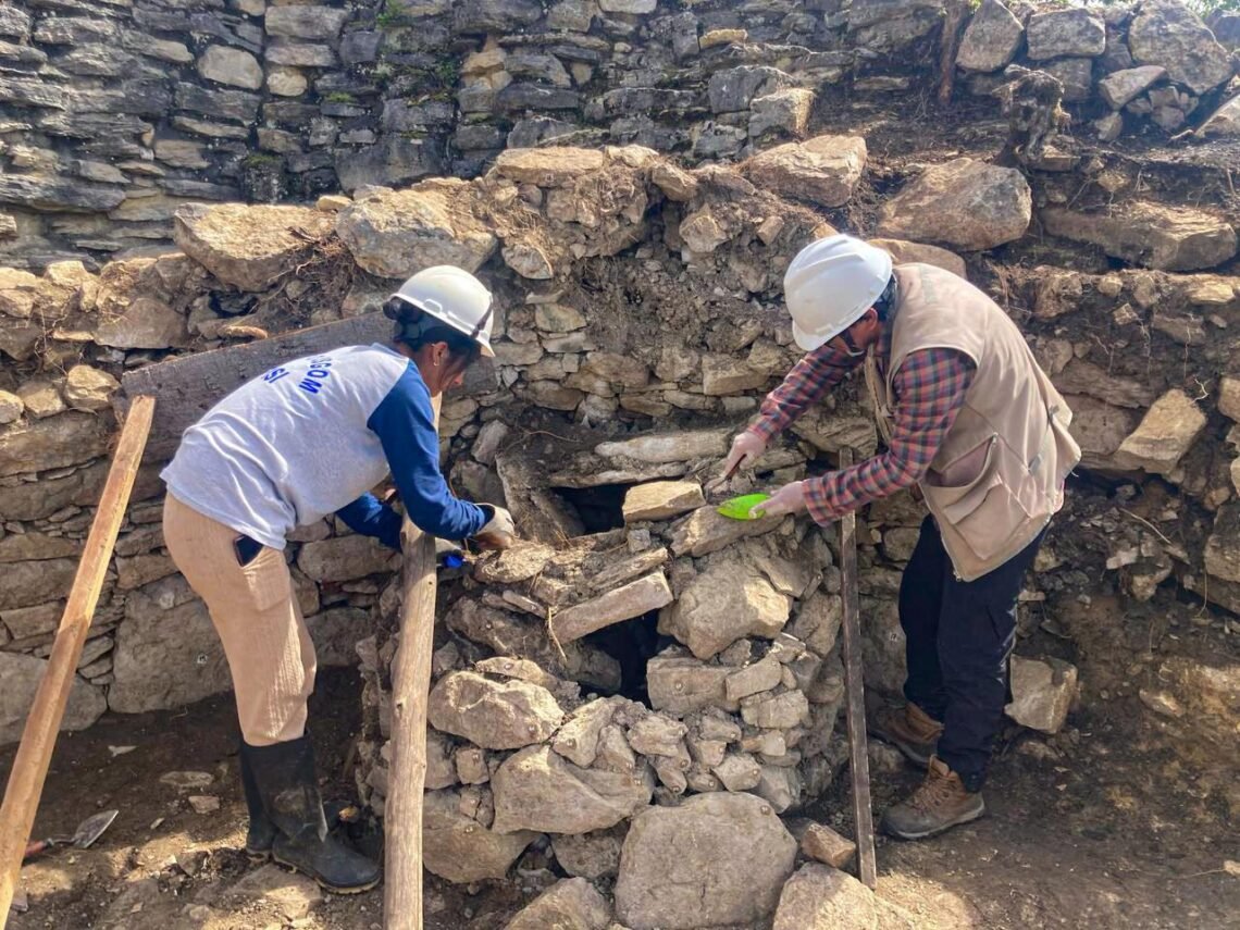 Chachapoya funerary structure and offerings unearthed in northern ...