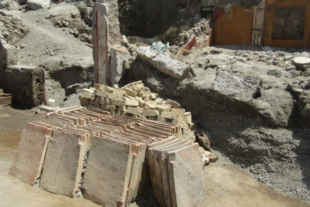 Pompeii excavation reveals ancient Roman construction techniques ...