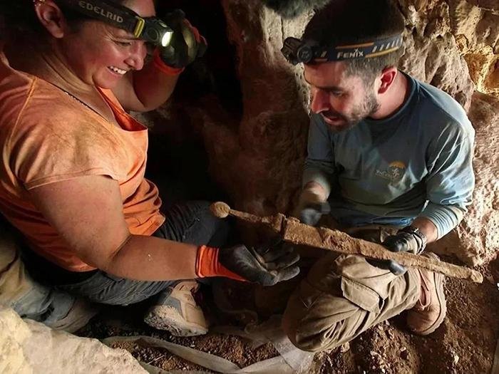 Four 1,900-year-old Roman swords discovered in Dead Sea cave ...