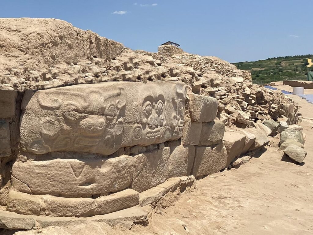 Ancient genomes rewrite the story of Shimao’s origins and its gendered ...